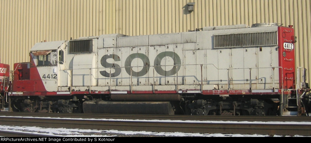 Soo Line GP40-2 in St Paul MN yard in Jan 2013.